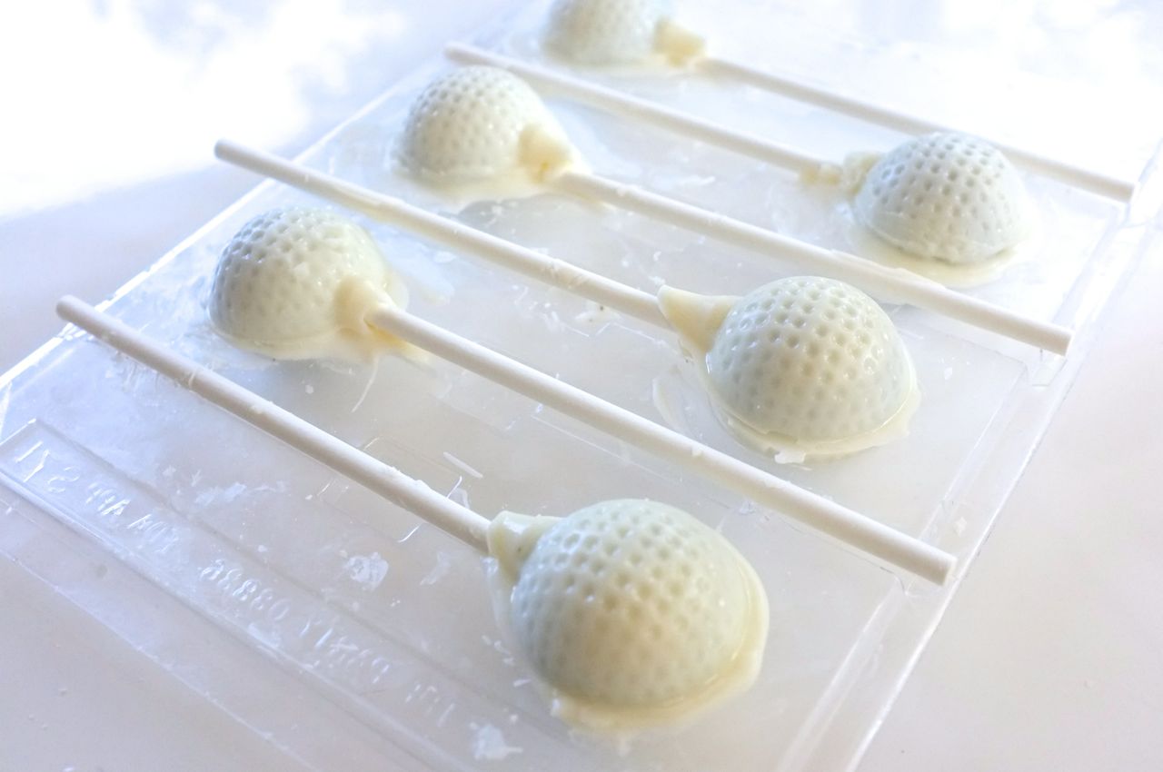 Golf Ball Cake Pops for Pops | Romancing The Onion